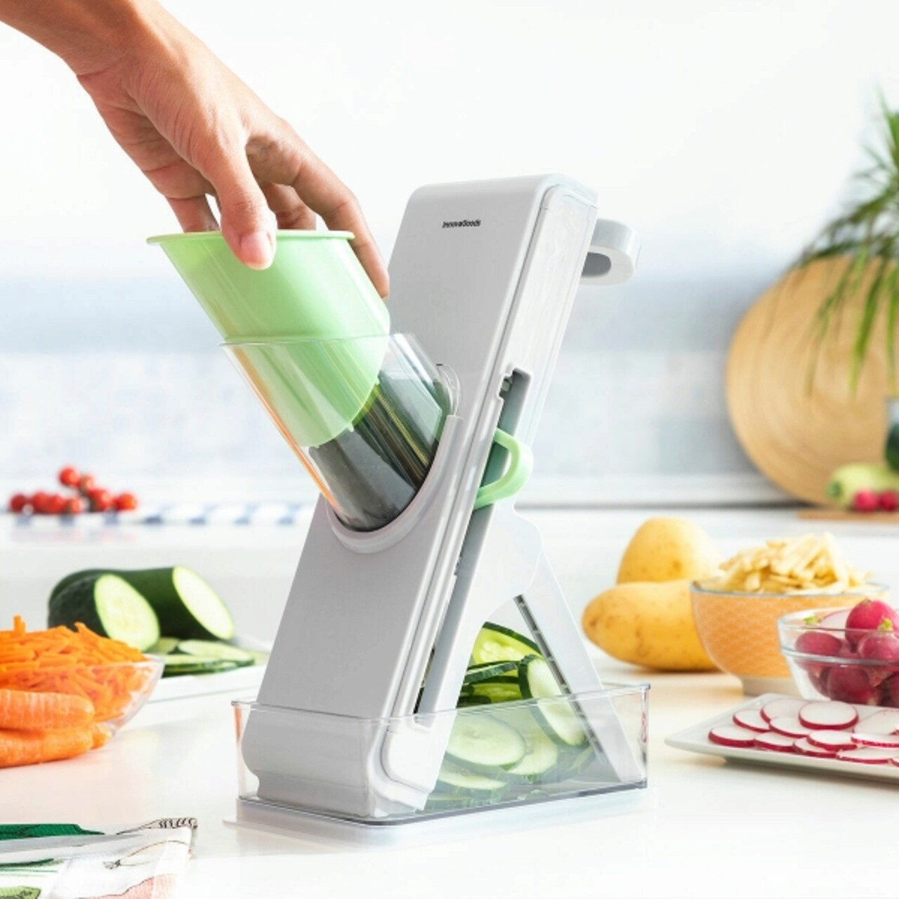 Mandolina pliabila pentru feliat legume 5 in 1 Slichen, InnovaGoods, 26 ...